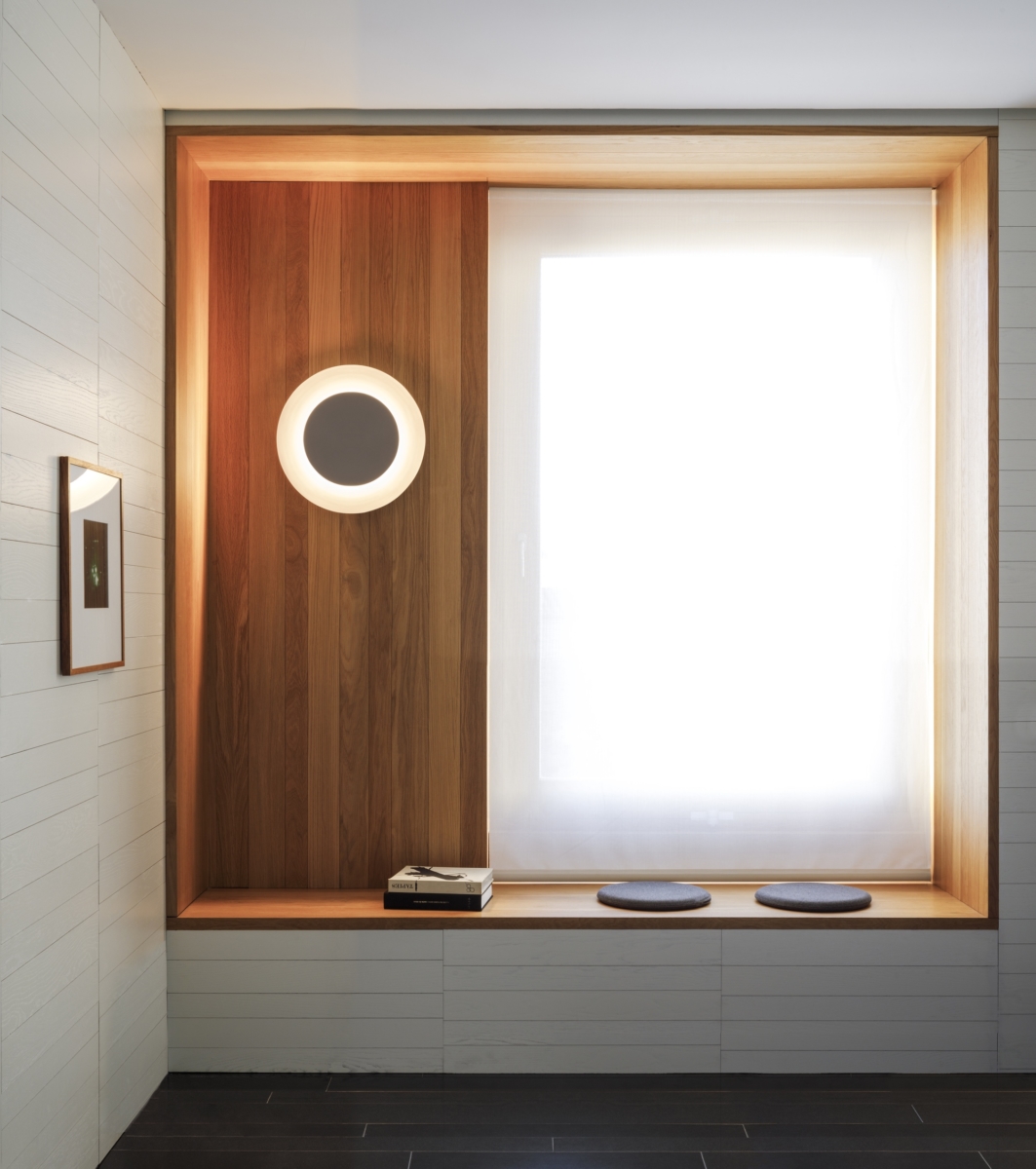 Puck Wall Art LED - Education Snapshots