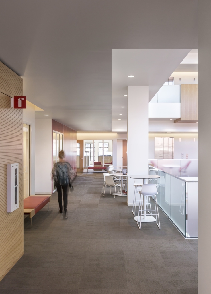 University of Southern California - Dr. Verna and Peter Dauterive Hall - Education Snapshots