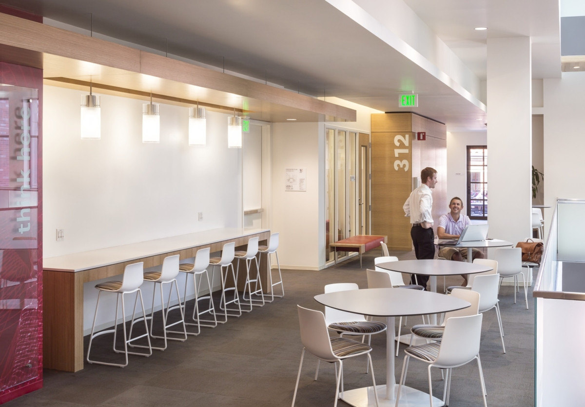 University of Southern California - Dr. Verna and Peter Dauterive Hall - Education Snapshots