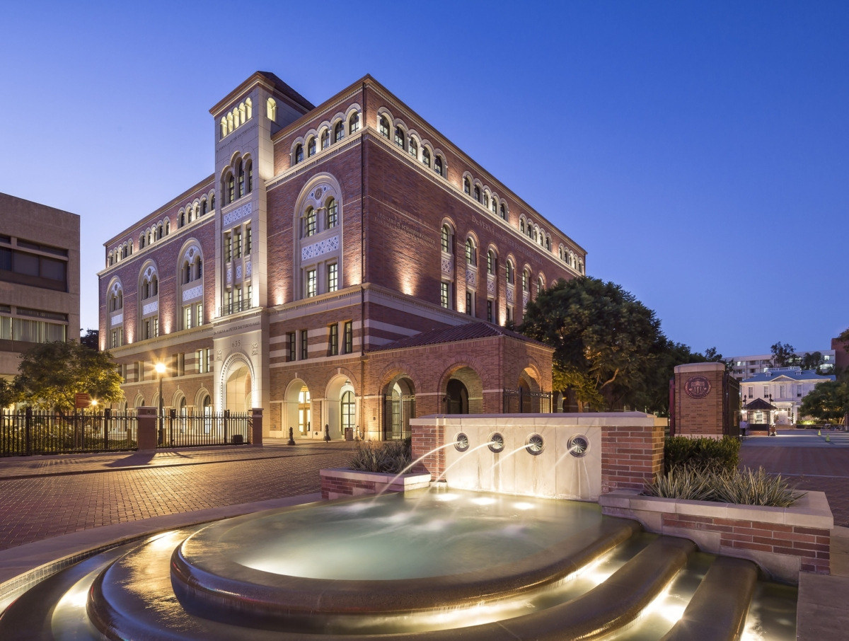 University of Southern California - Dr. Verna and Peter Dauterive Hall - Education Snapshots