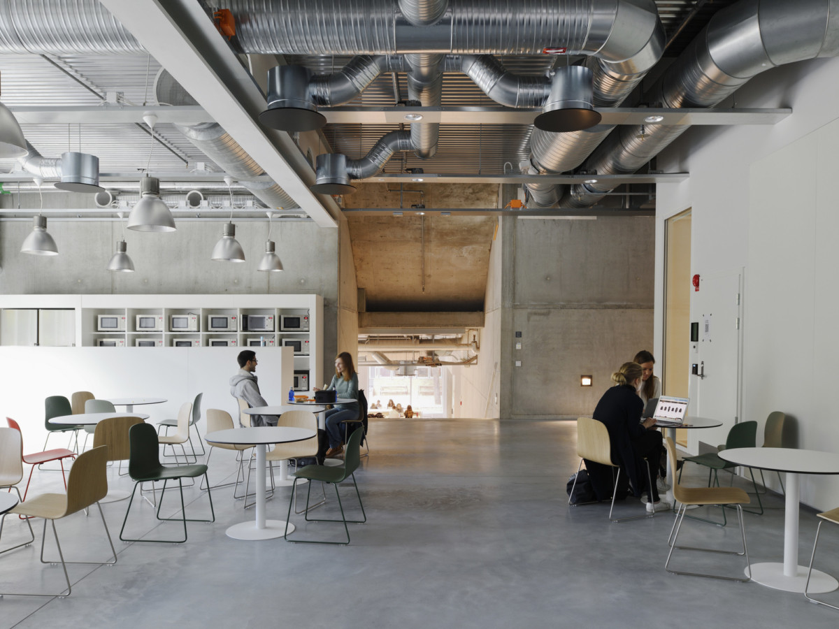 KTH Educational Building - Education Snapshots