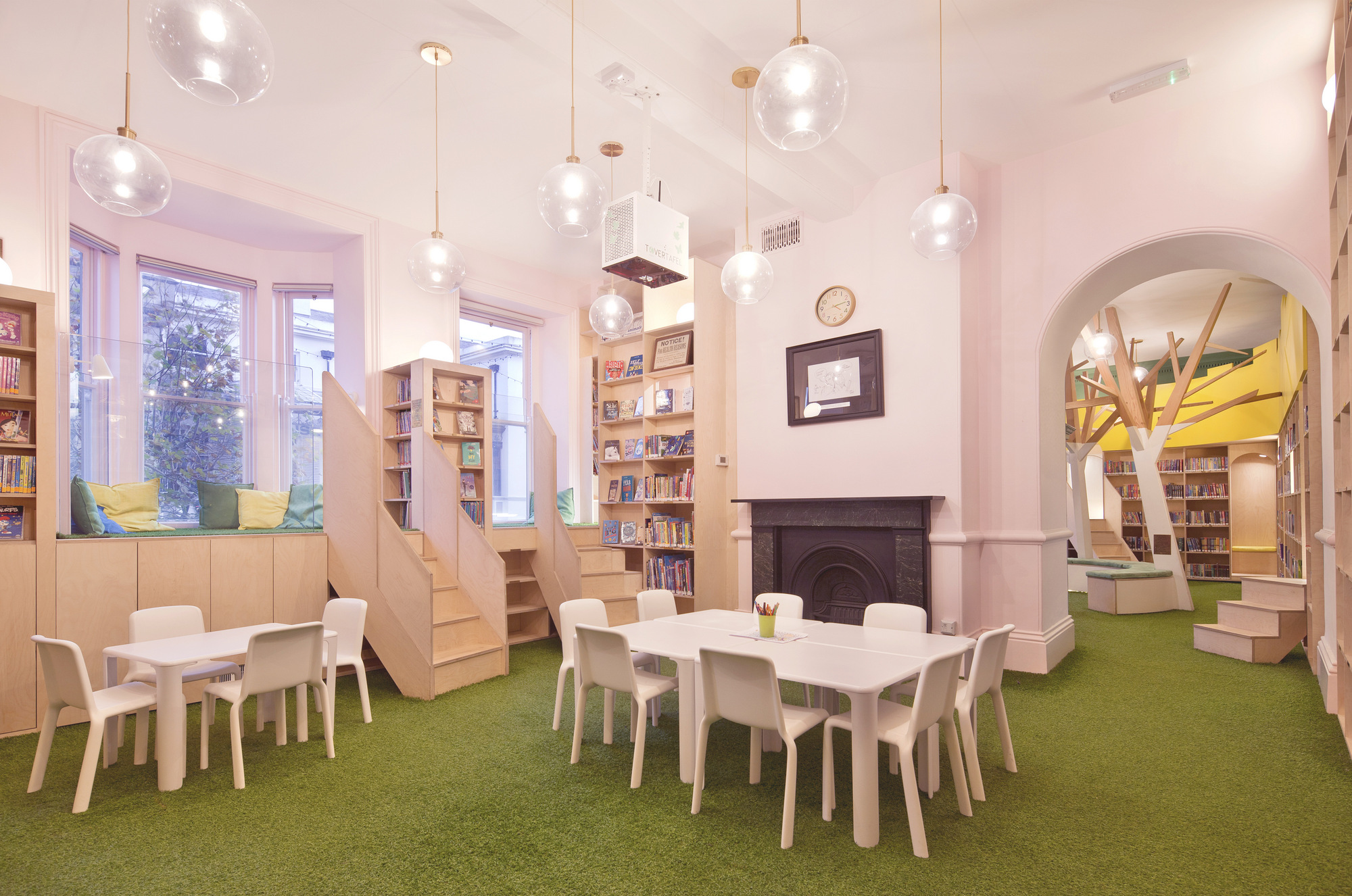 The Children's Library at the Guille-Allès Library - Education Snapshots