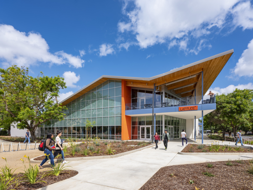 University of California, Davis - Latitude Dining Commons - Education ...