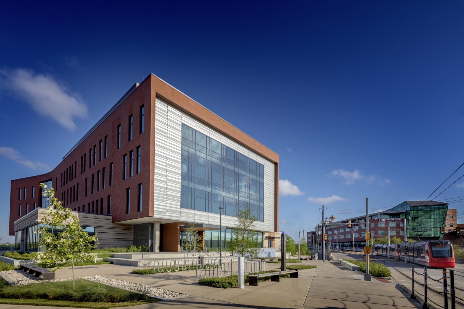 University of Houston-Downtown - Sciences and Technology Building ...