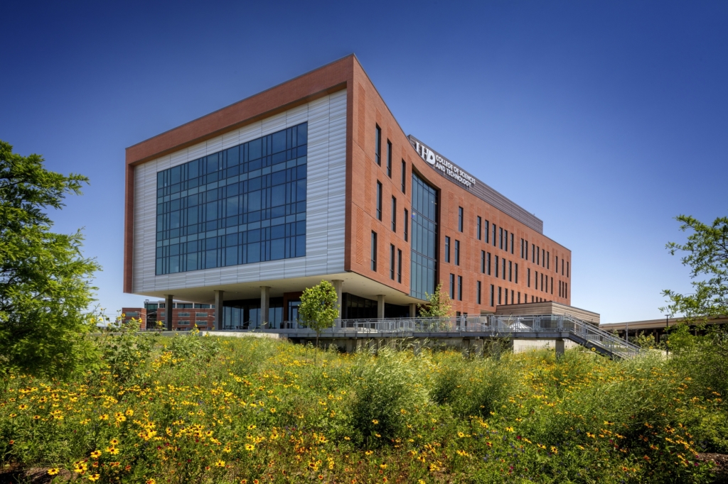 University of Houston-Downtown - Sciences and Technology Building ...