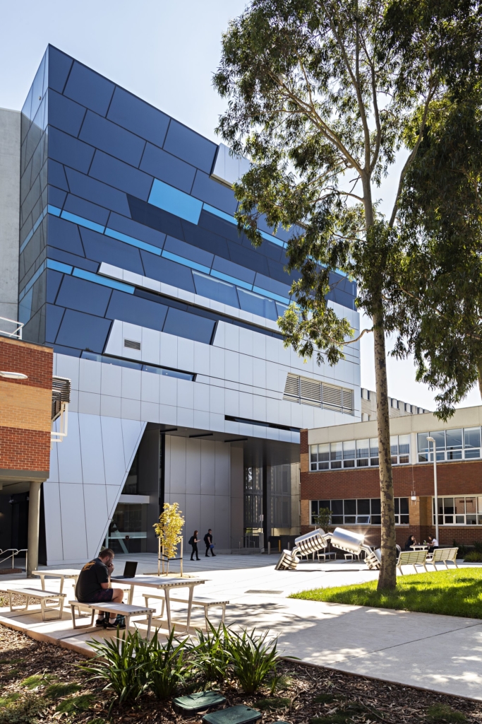 Deakin University - Specialised Indoor Exercise and Sport Science ...