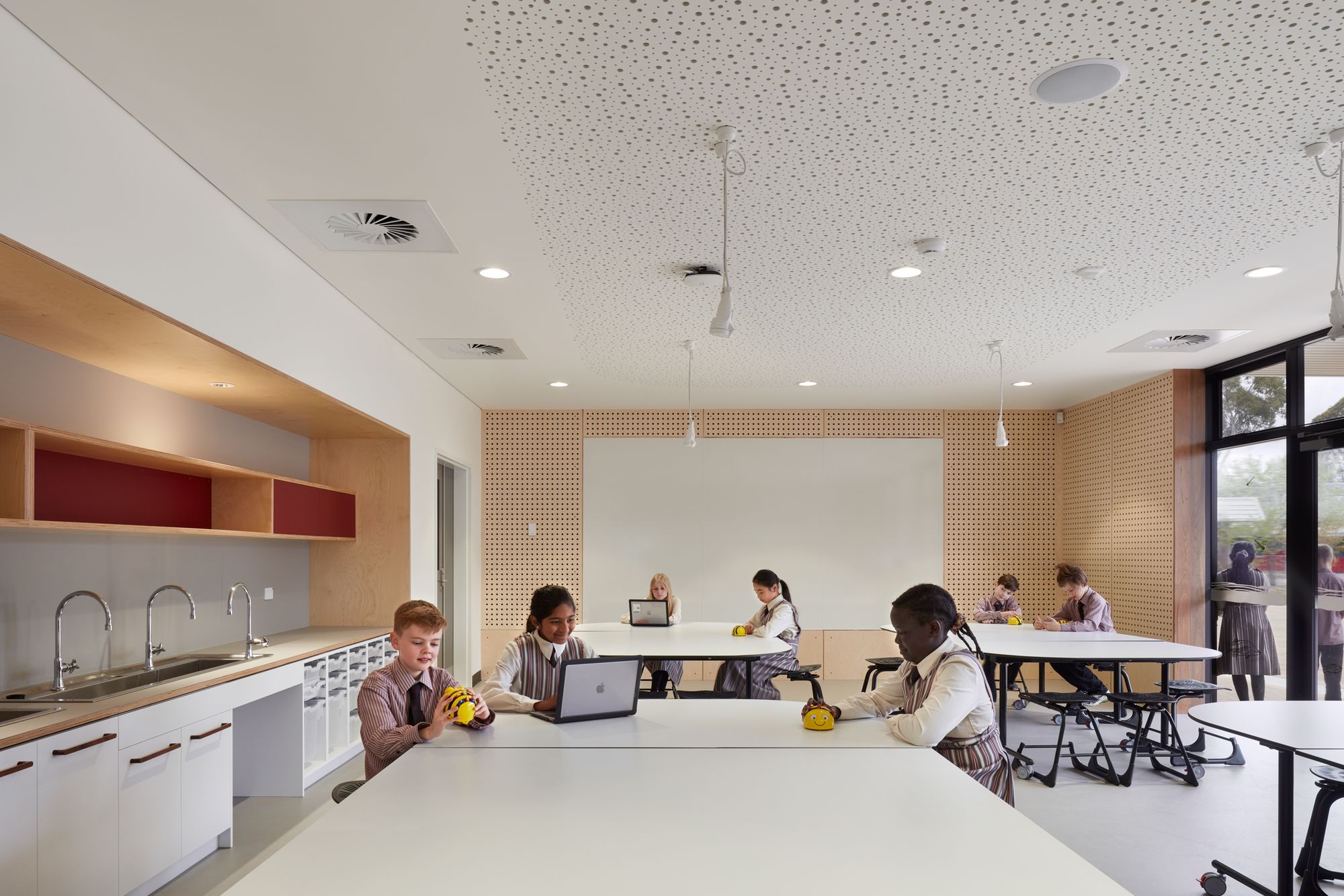 Holy Family Catholic School Curiosity Building - Education Snapshots