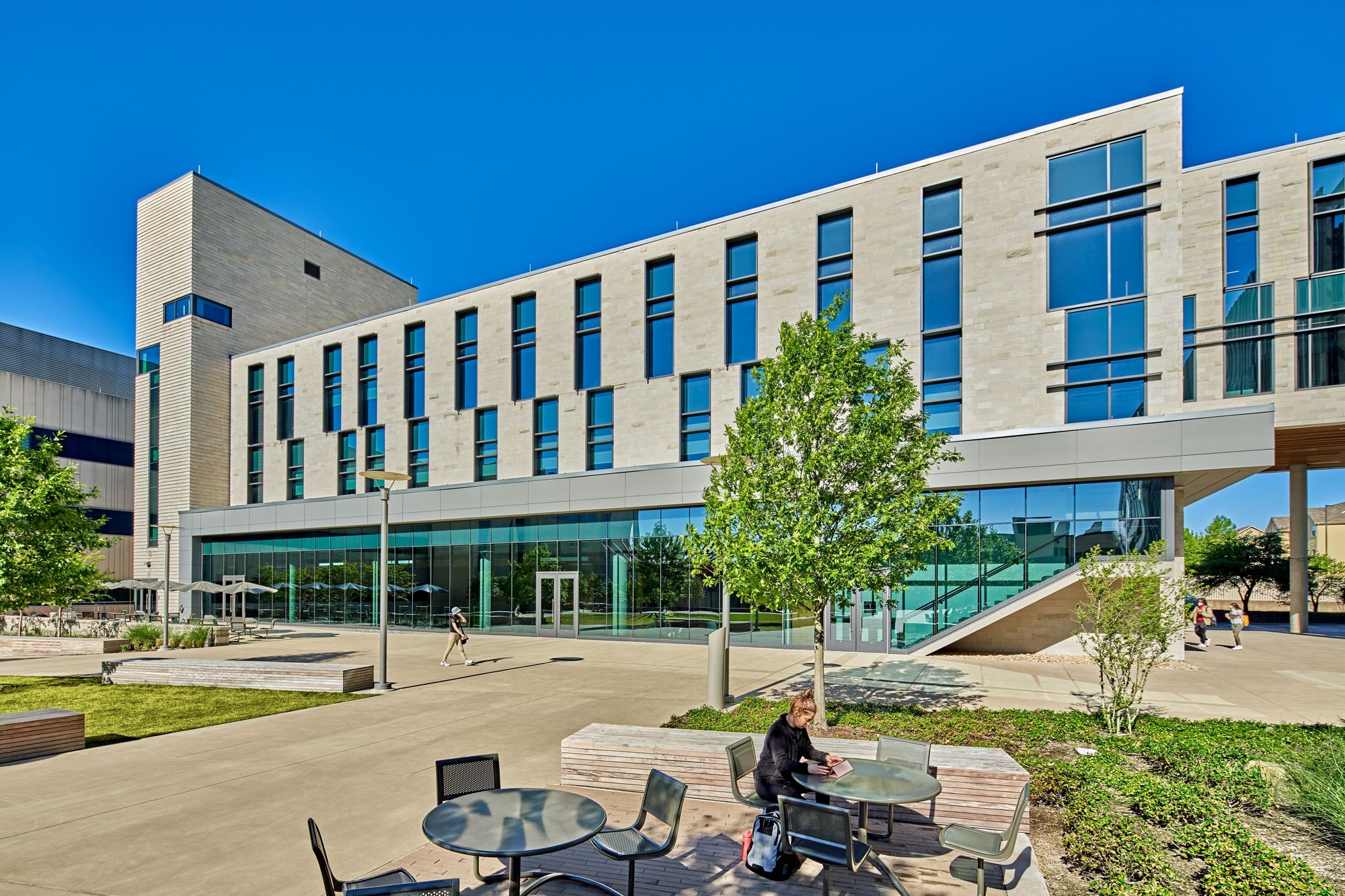 University of Texas at Dallas - Sciences Building - Education Snapshots