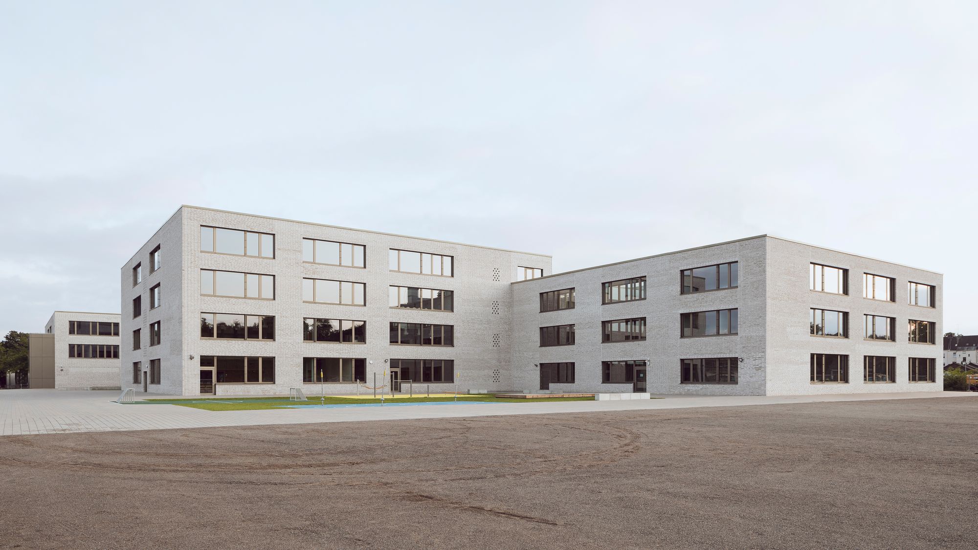 Gustav Heinemann Comprehensive School - Education Snapshots