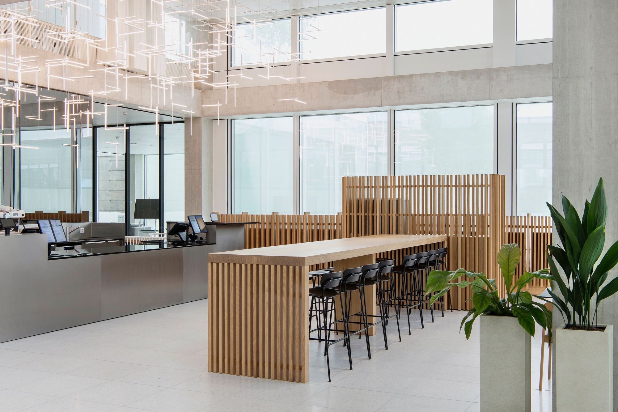 University of St. Gallen - SQUARE Learning Centre - Education Snapshots