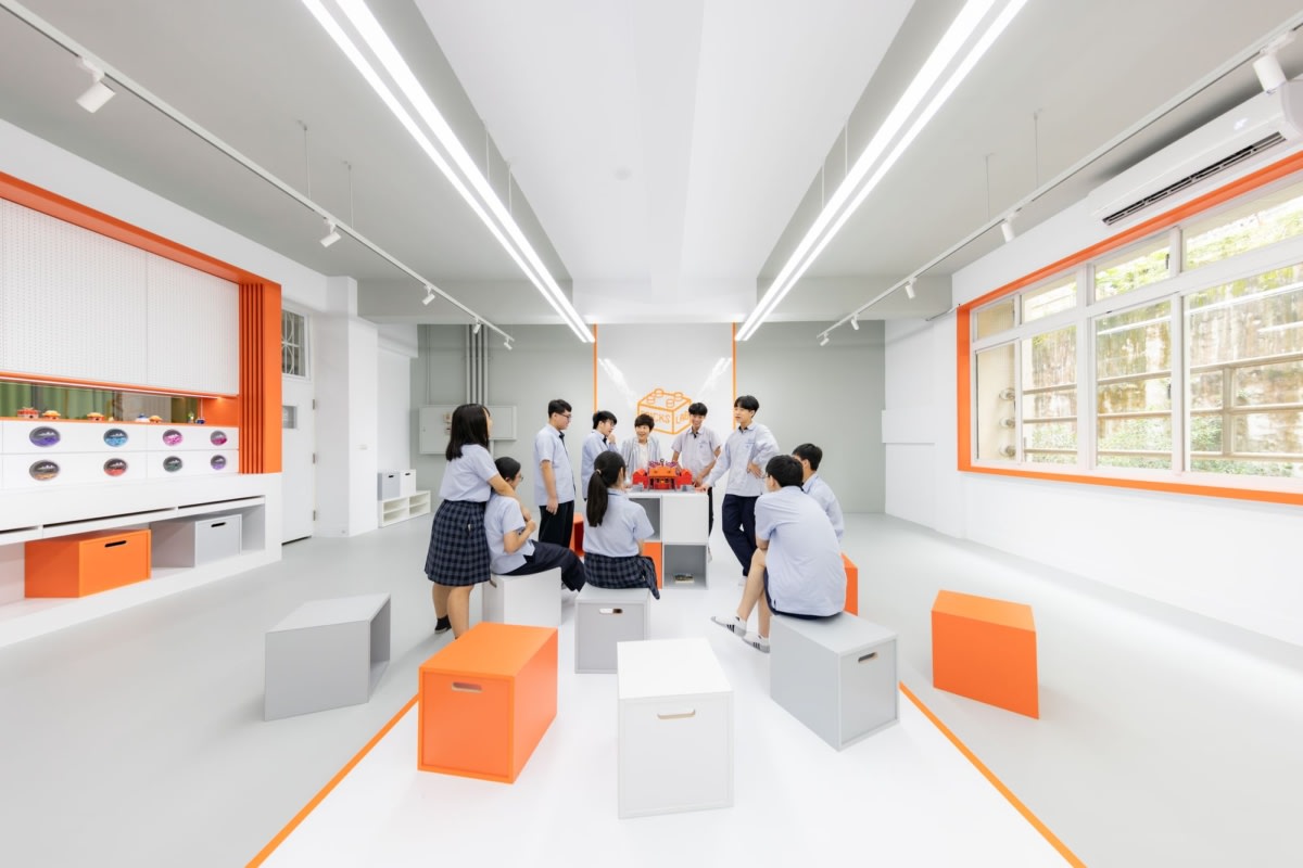 Wan Fang High School - Bricks Lab - Education Snapshots