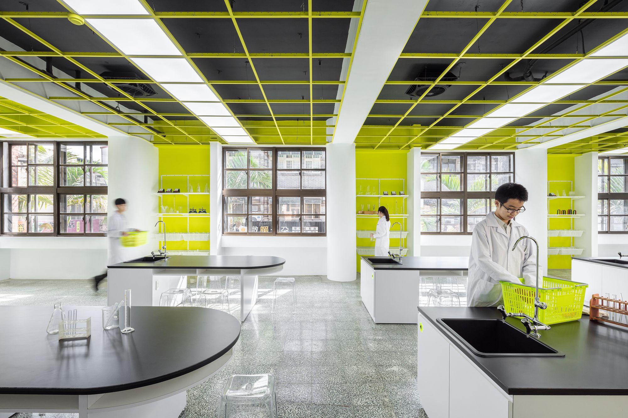 Guo-Hua Junior High School - Uni-LAB - Education Snapshots