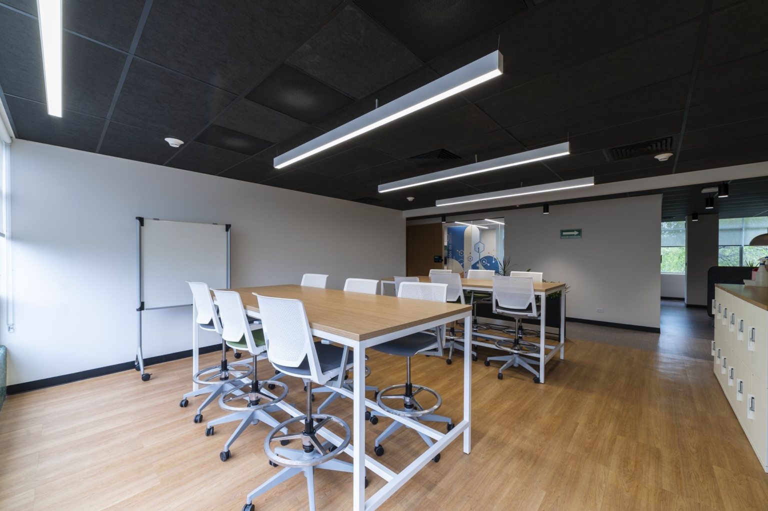 Tec de Monterrey (ITESM) - Aulas 3 - Education Snapshots