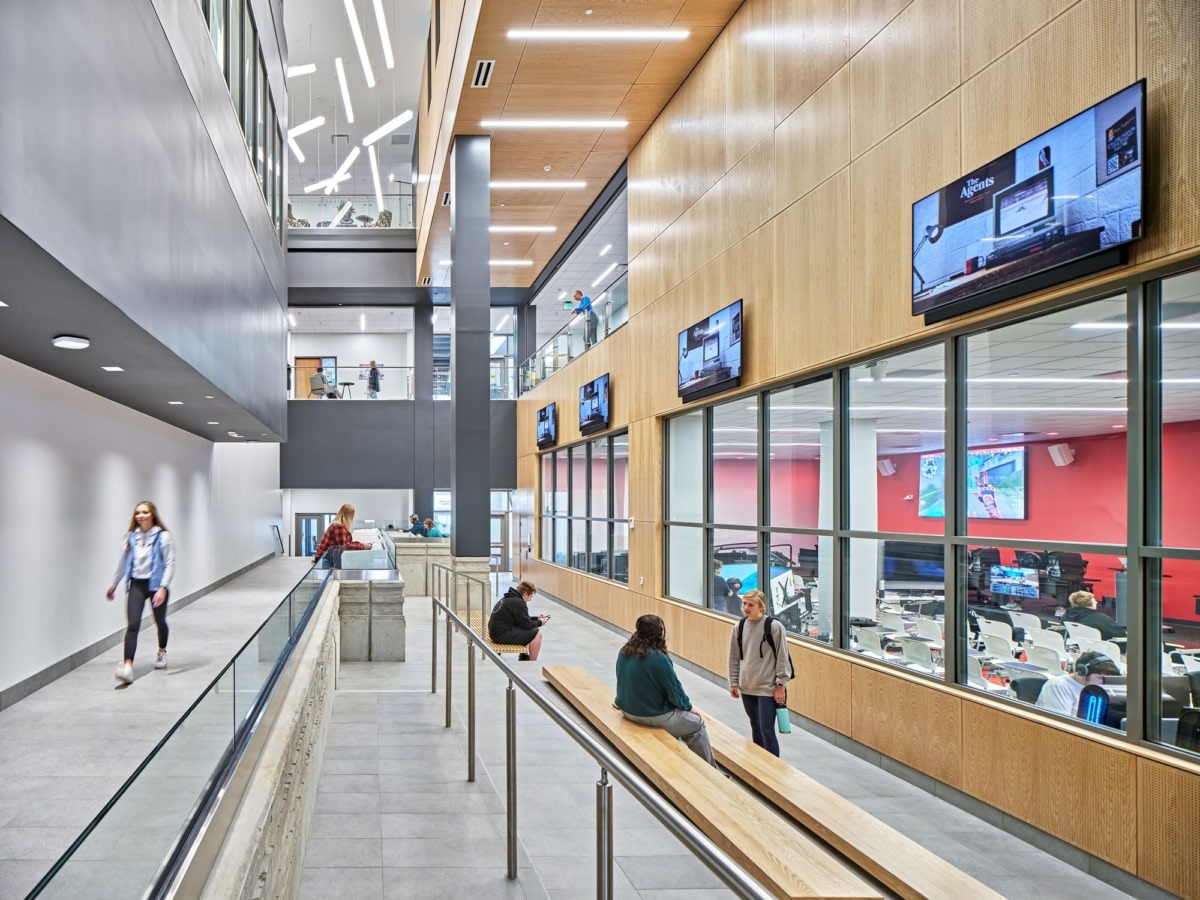 Ferris State University - Center for Virtual Learning - Education Snapshots