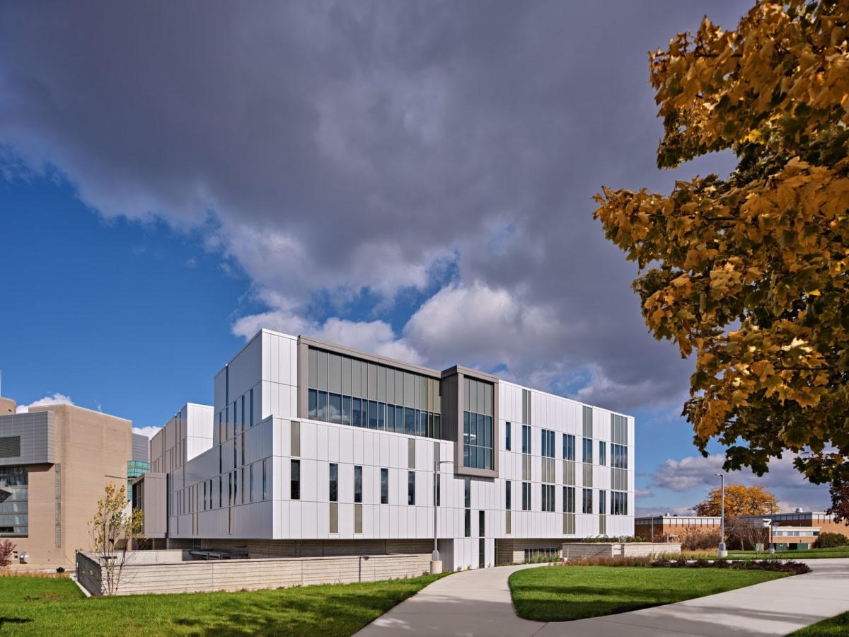 Ferris State University - Center for Virtual Learning - Education Snapshots