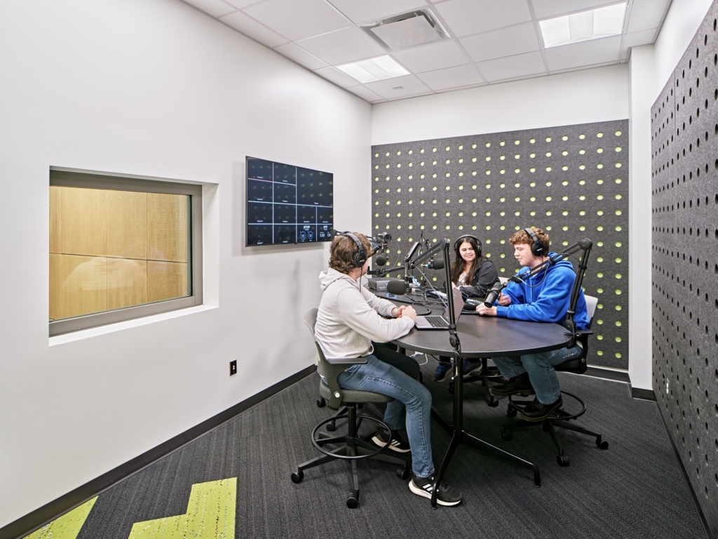 Ferris State University - Center for Virtual Learning - Education Snapshots