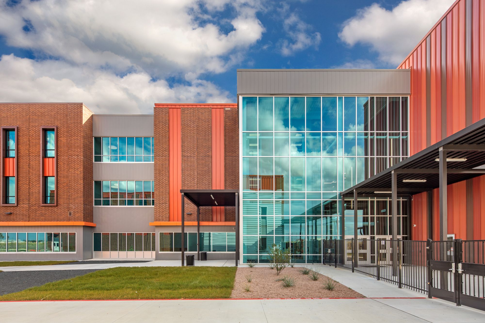 Hutto 9th Grade Center - Education Snapshots