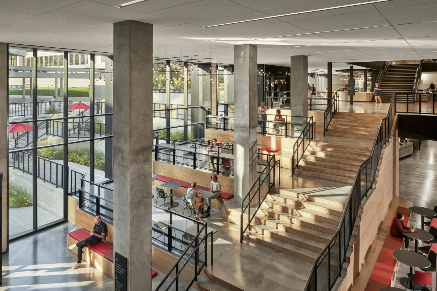 Western Kentucky University - The Commons at Helm Library - Education Snapshots