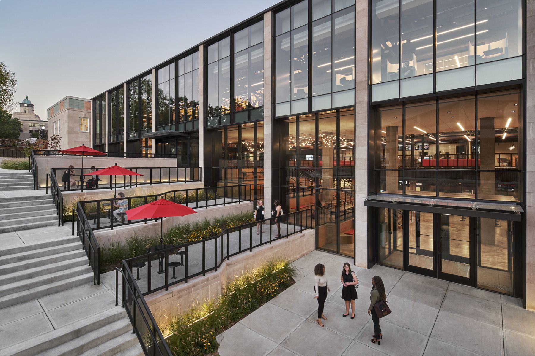 Western Kentucky University - The Commons at Helm Library - Education Snapshots