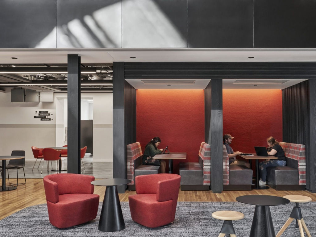 Western Kentucky University - The Commons at Helm Library - Education Snapshots