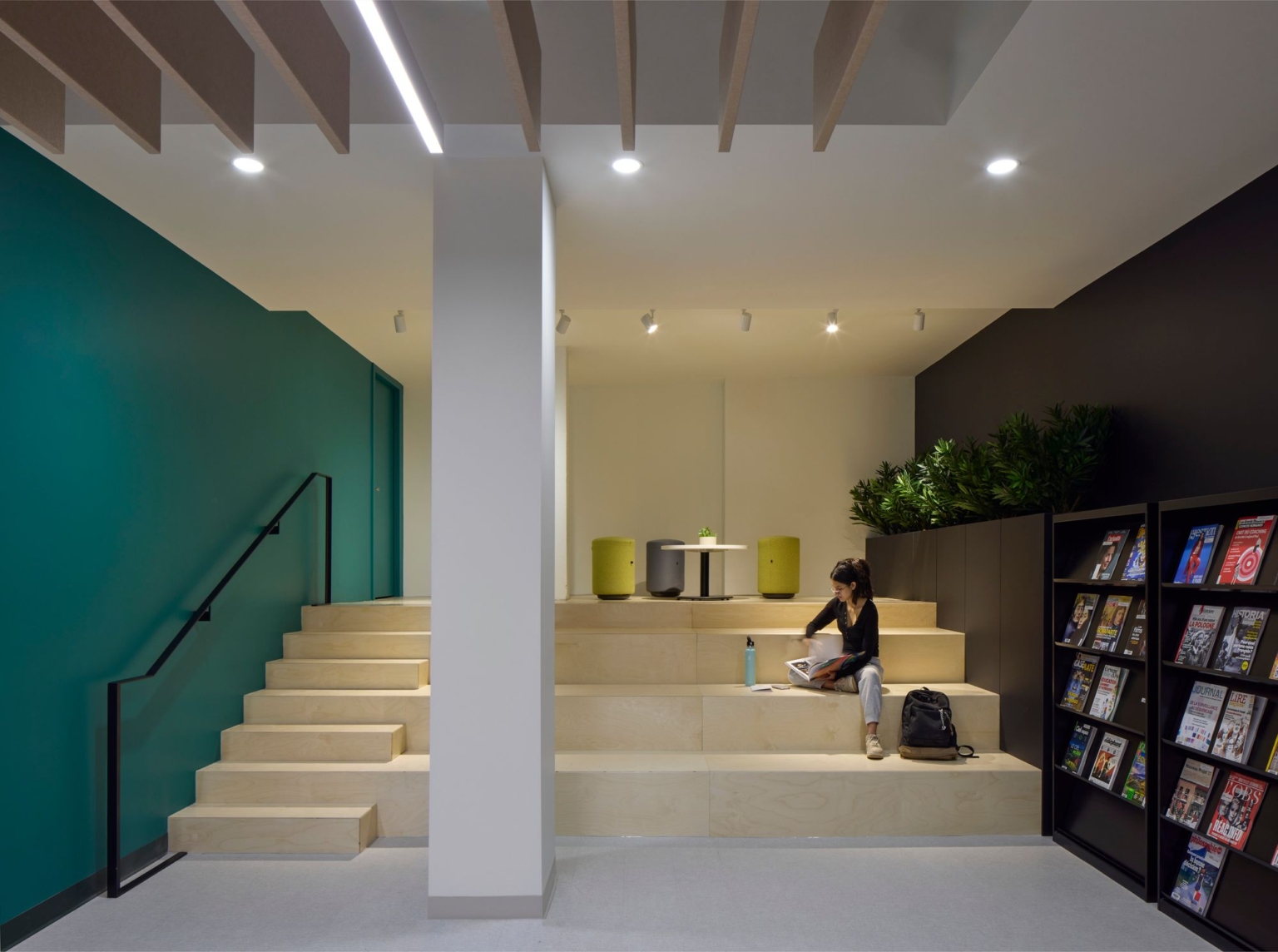 Saint-Jean-sur-Richelieu College Library - Education Snapshots