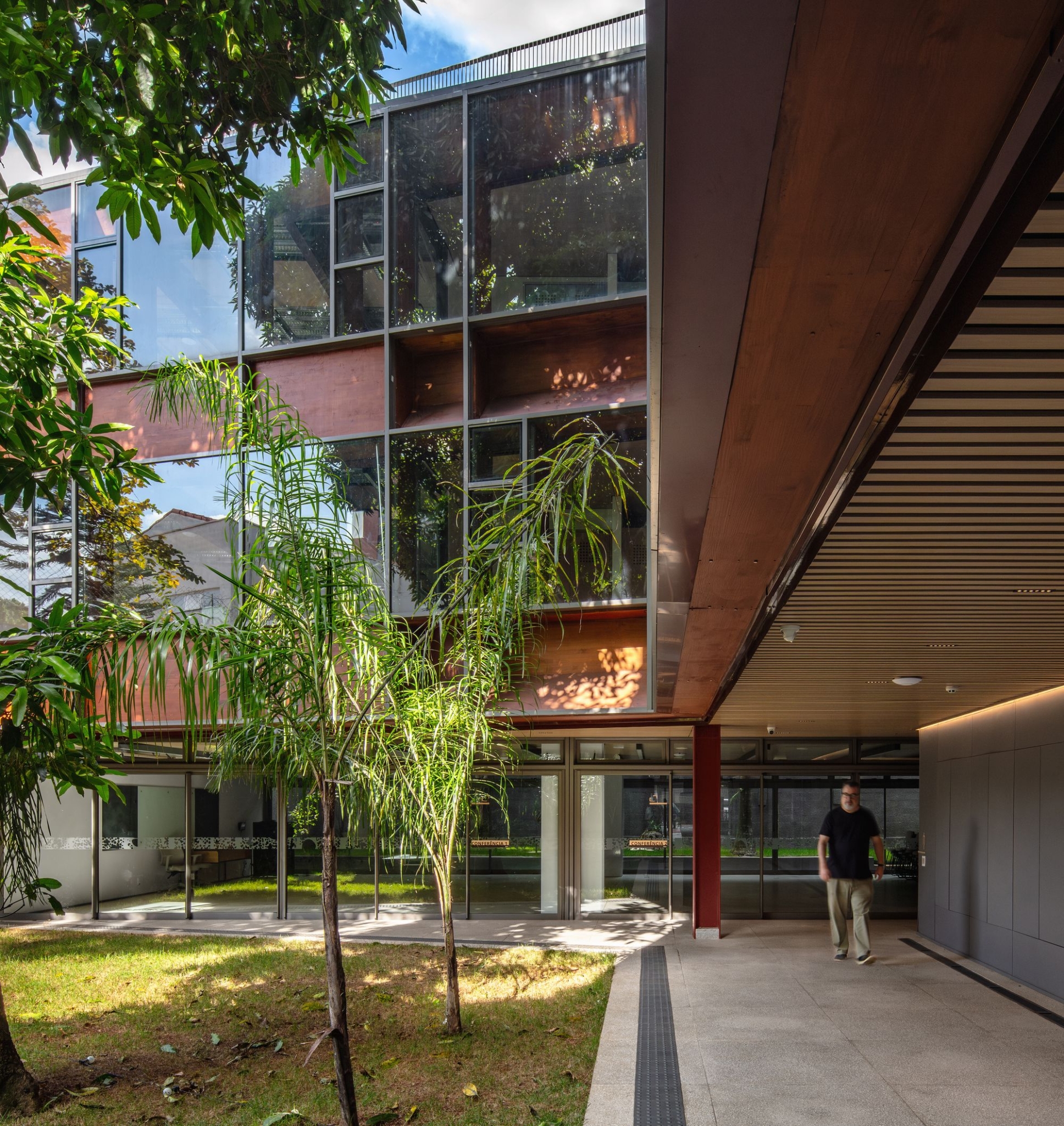 Rudolf Steiner University - Education Snapshots