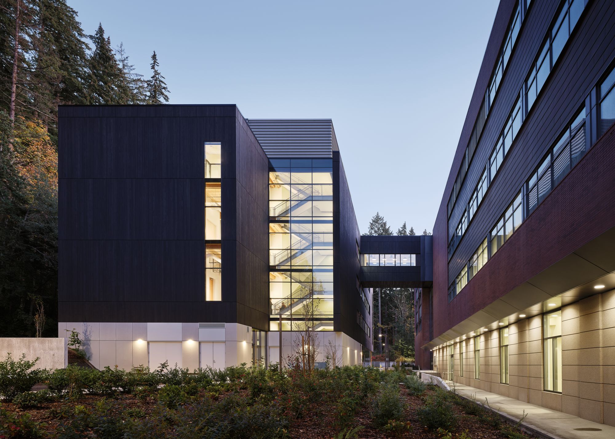 Western Washington University - Kaiser Borsari Hall - Education Snapshots