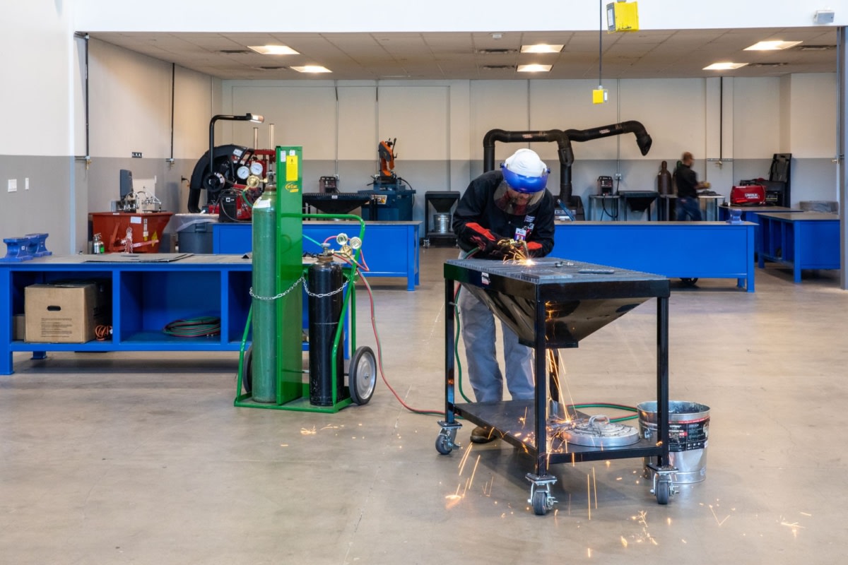 Austin Universal Technical Institute - Teaching Lab and Automotive ...