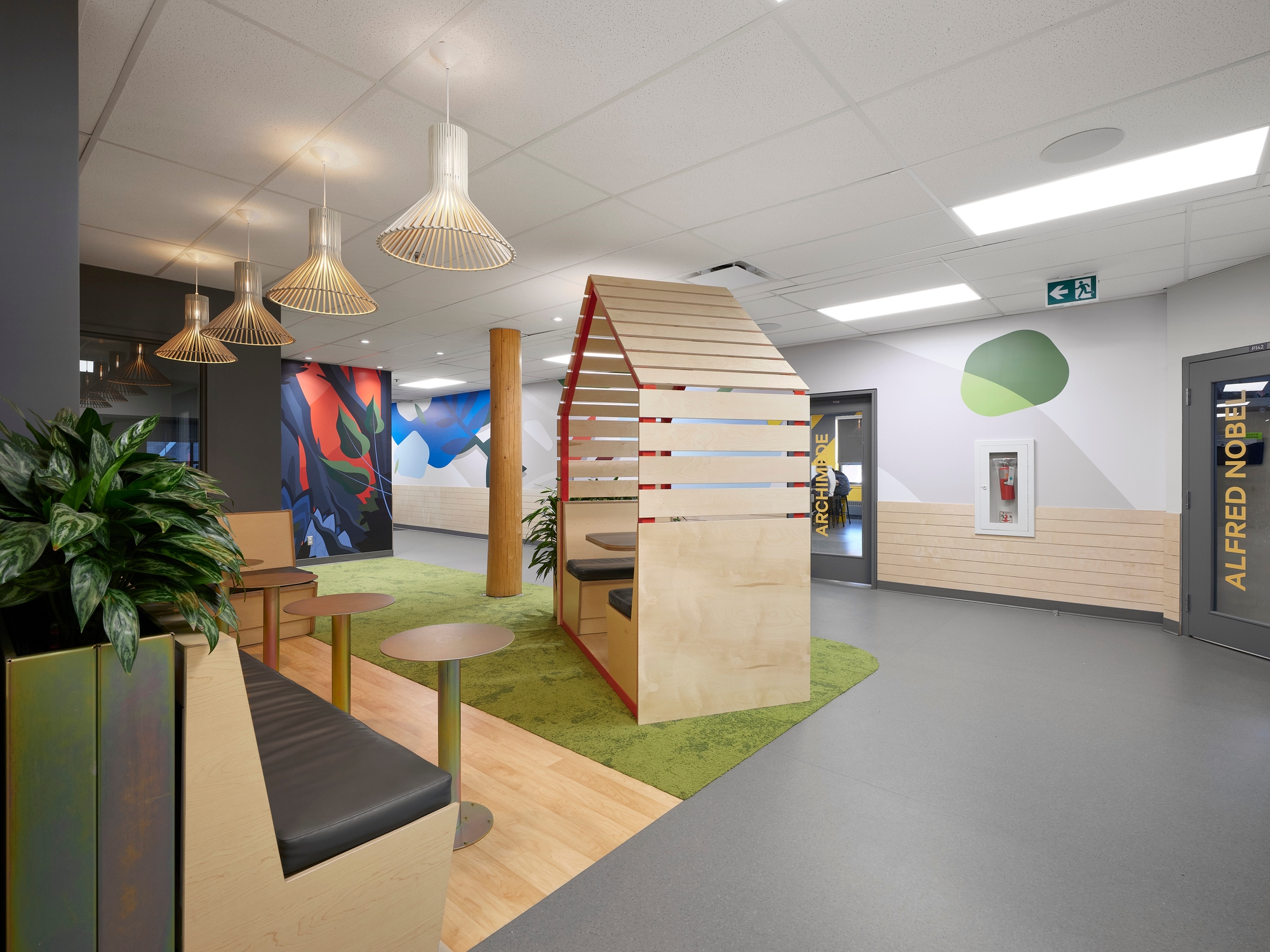 Collège Sainte-Anne's Marie Esther Pavilion - Education Snapshots
