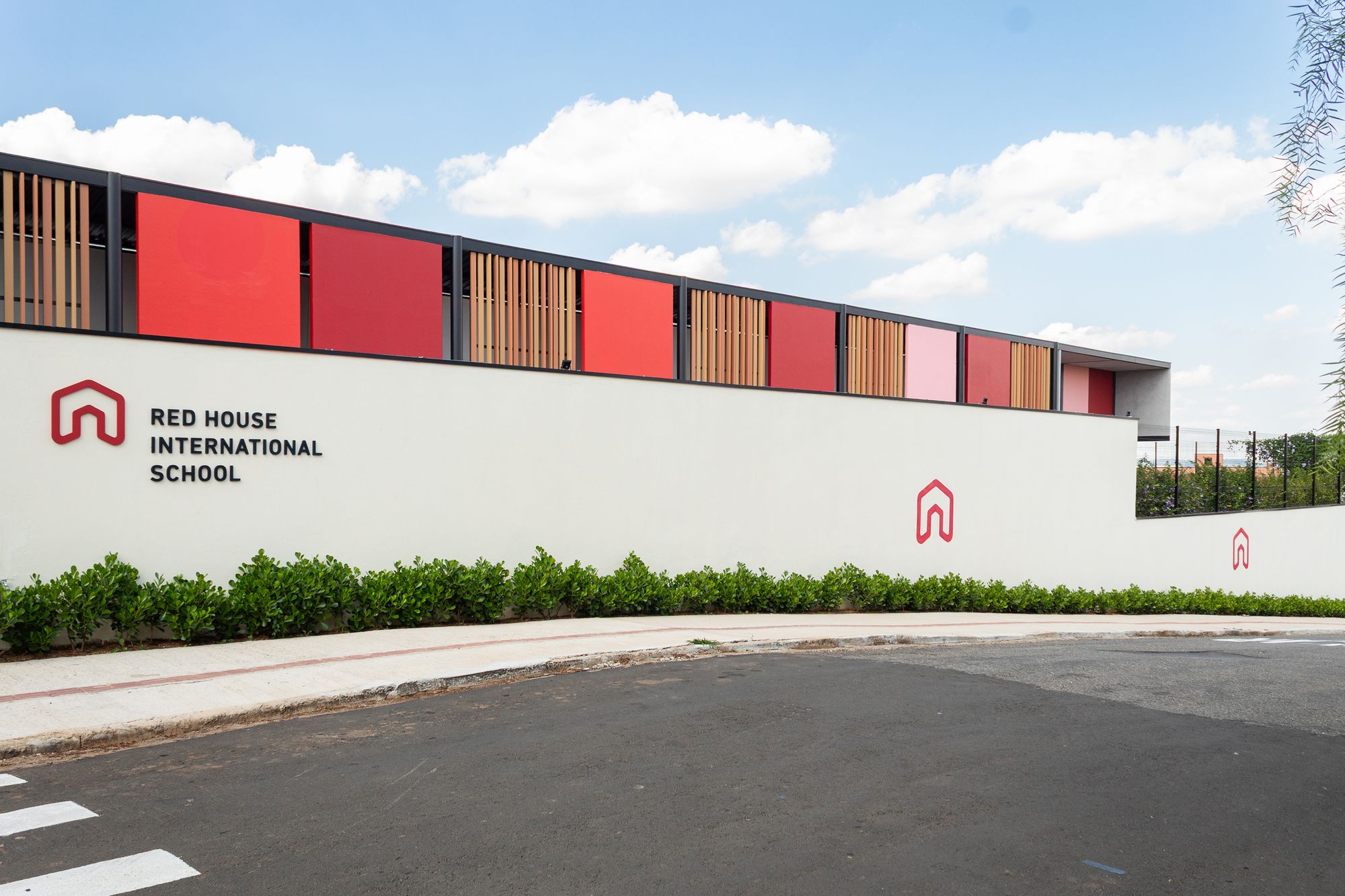 Red House International School Indaiatuba - Education Snapshots